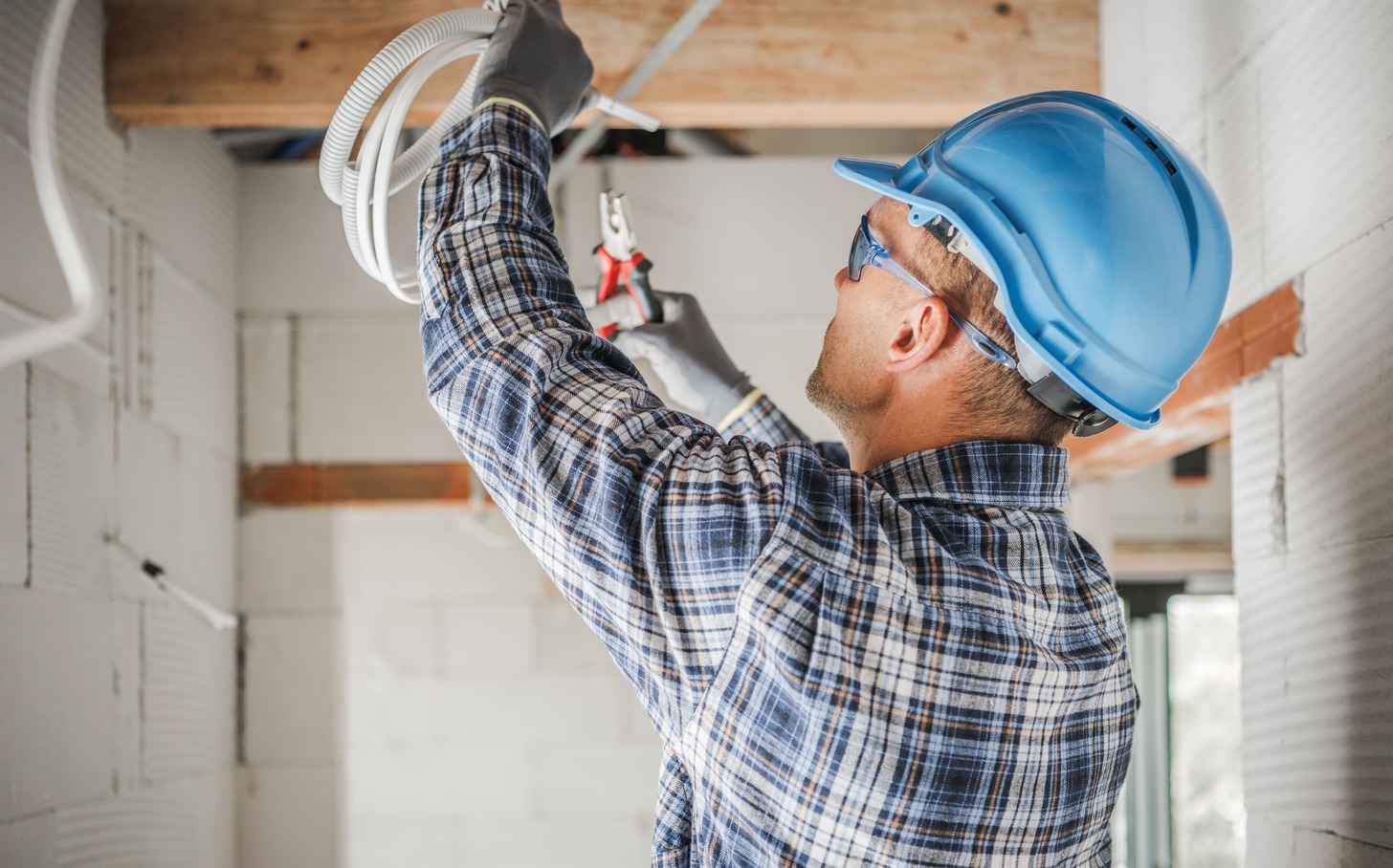 Best CRM for Electrical Services in 2025 | Top Solutions Compared