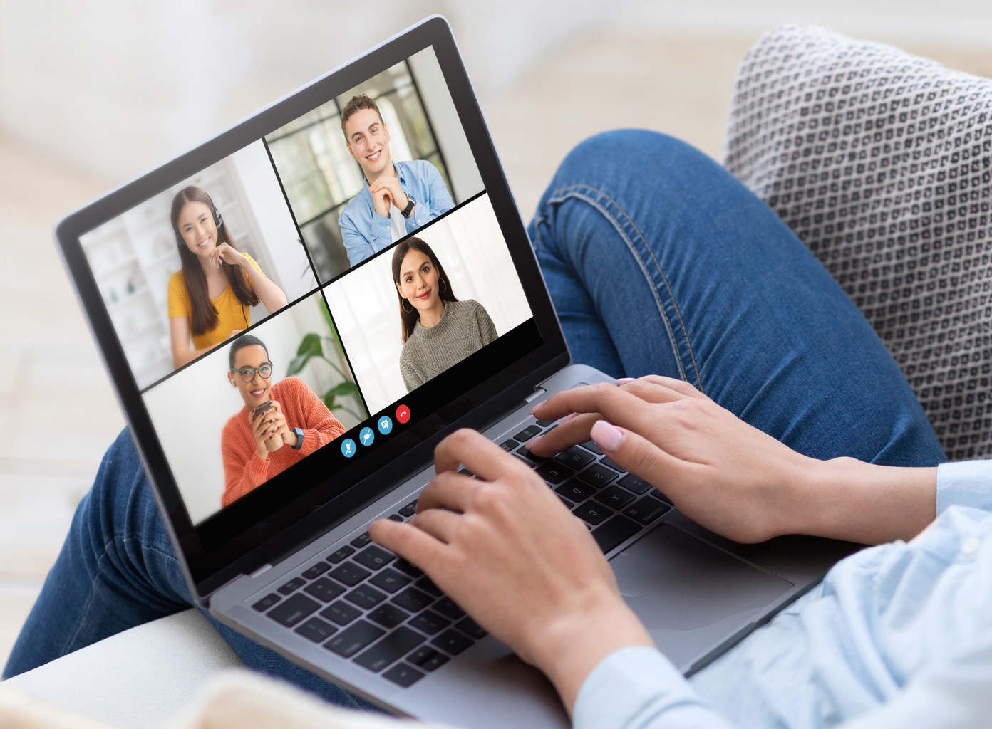 Free Business Messaging Software and Videoconferencing | ClearCRM
